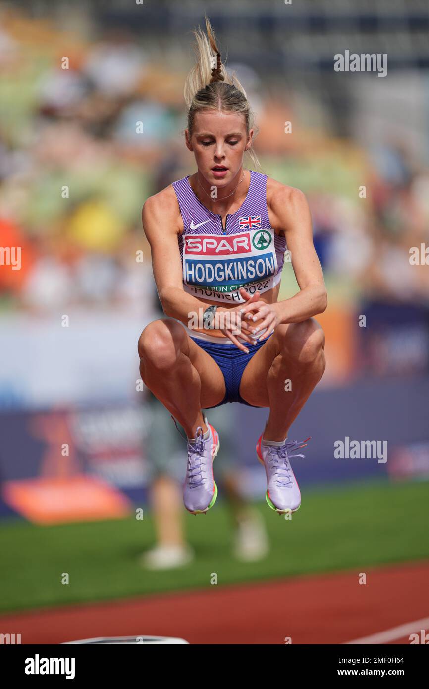 Keely Hodgkinson jumping in the 800m start at the European Athletics ...