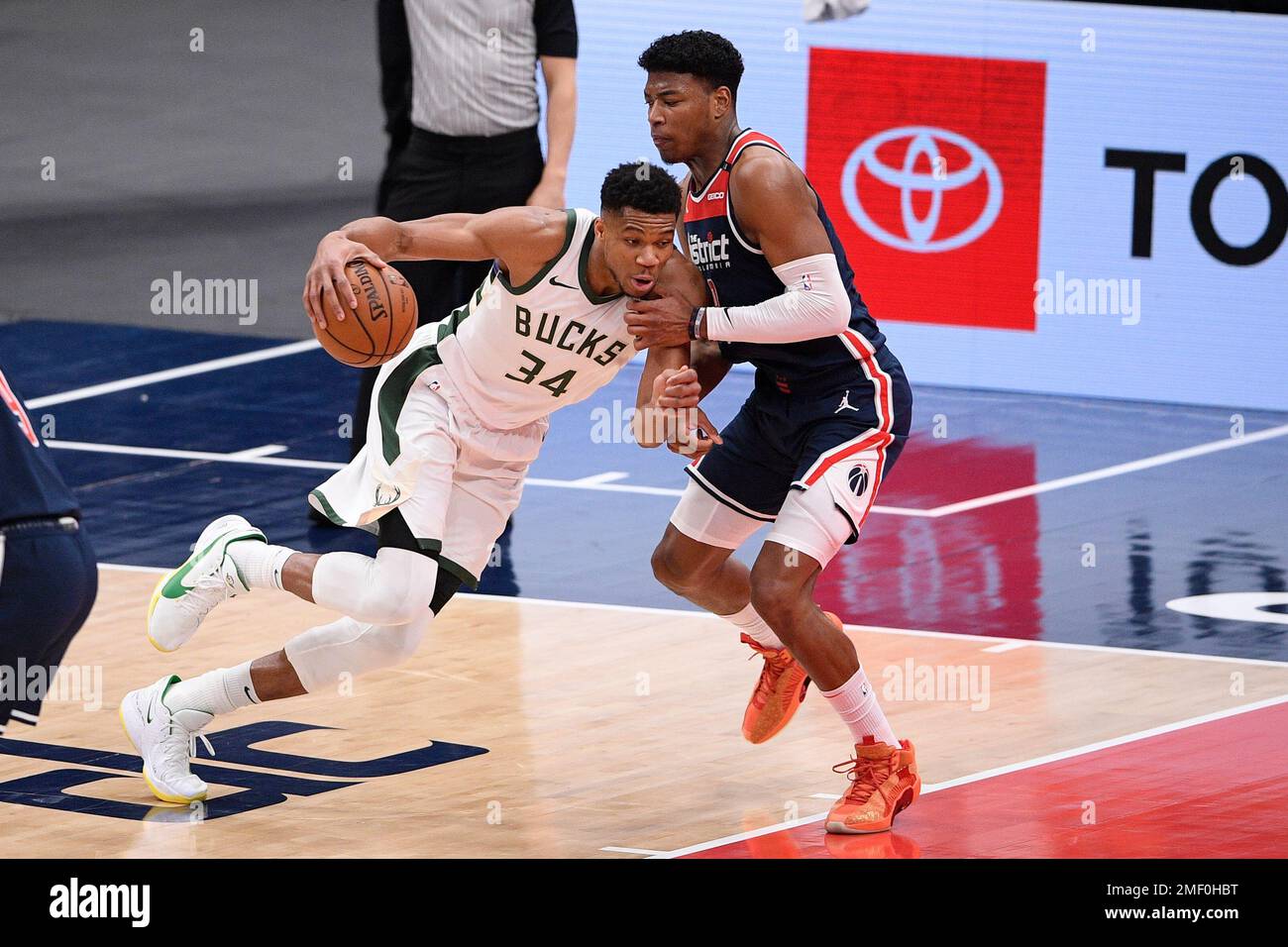 Milwaukee Bucks forward Giannis Antetokounmpo (34) dribbles the ball ...