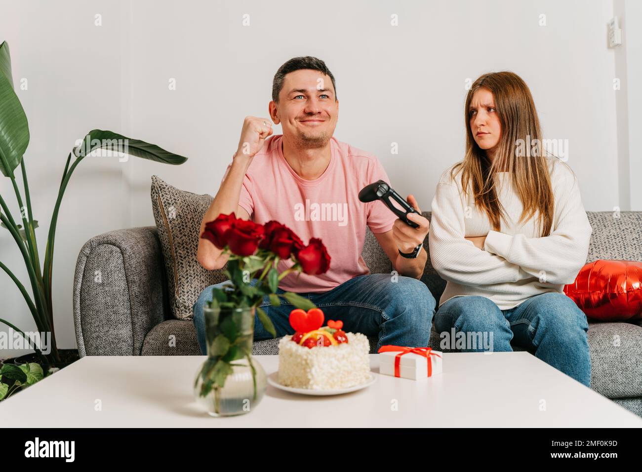 Women arguing over a man hi-res stock photography and images - Alamy