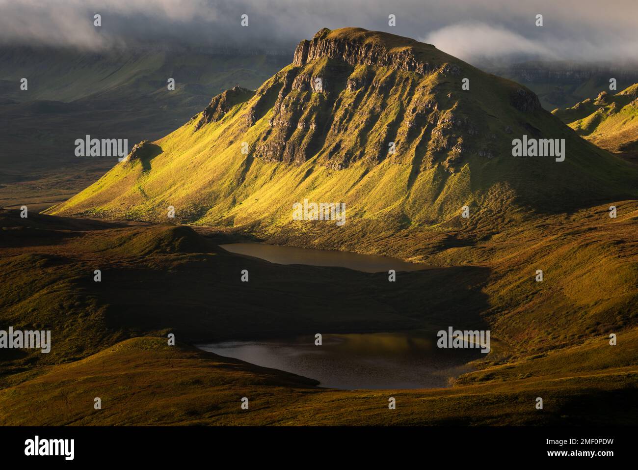 Dramatic view of Cleat on The Trotternish Ridge, seen from the Quiraing ...