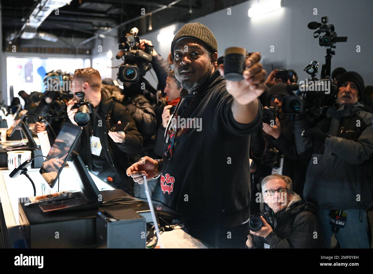 Cannabis dispensary purchase hi-res stock photography and images - Alamy