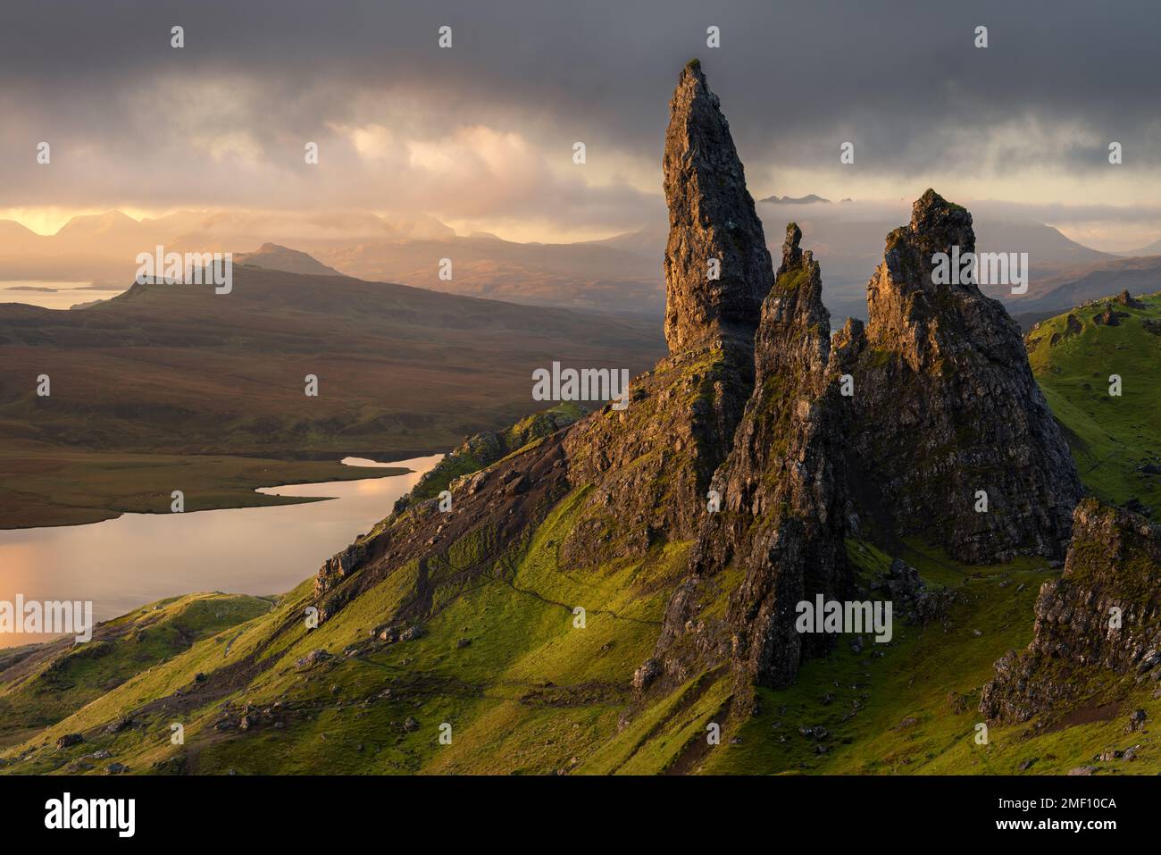 Dramatic clouds over Iconic view of The Old Man of Storr, Isle of Skye ...