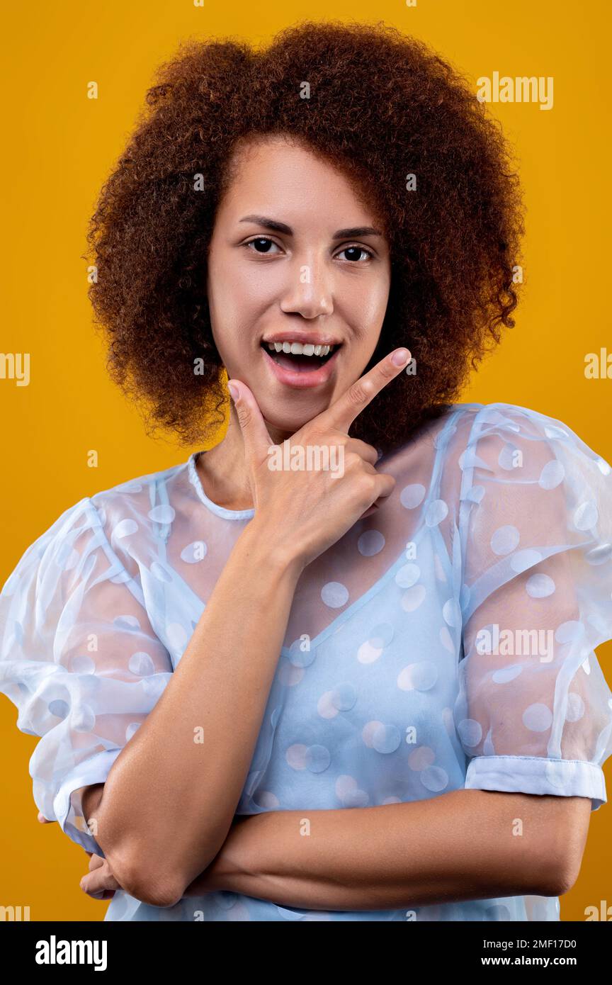 Young confident pretty woman hi-res stock photography and images - Alamy
