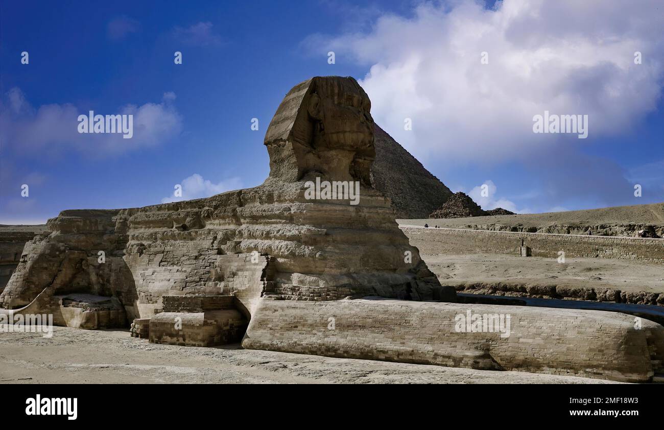View on the Great Sphinx and the Pyramids in Giza (Cairo,Egypt Stock ...