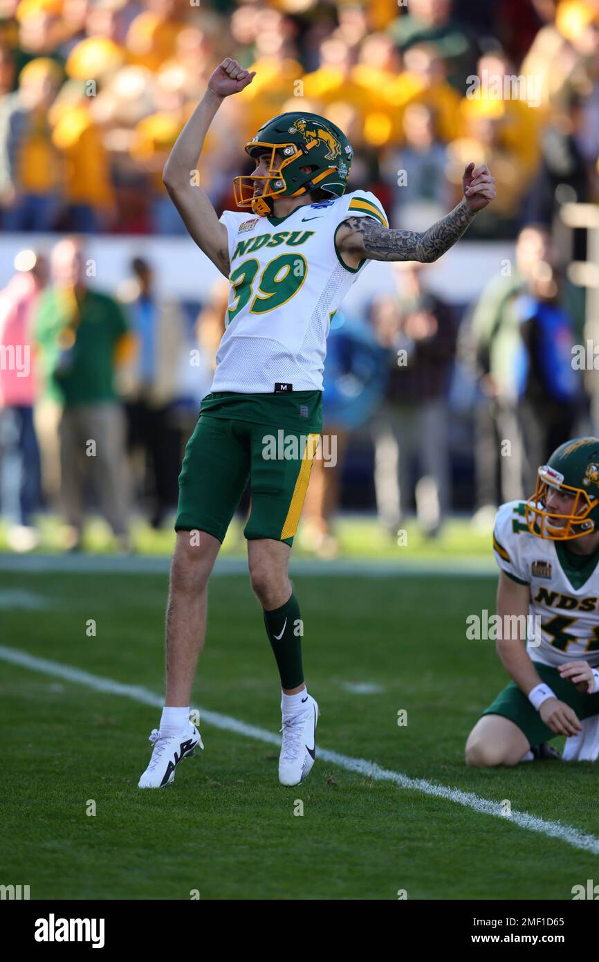 North Dakota State Bisons kicker Griffin Crosa (39) converts the the ...