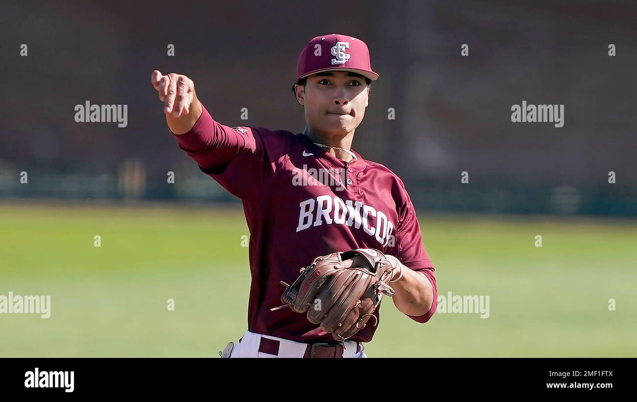 Santa Clara's Dawson Brigman (4) throws to first base against ...