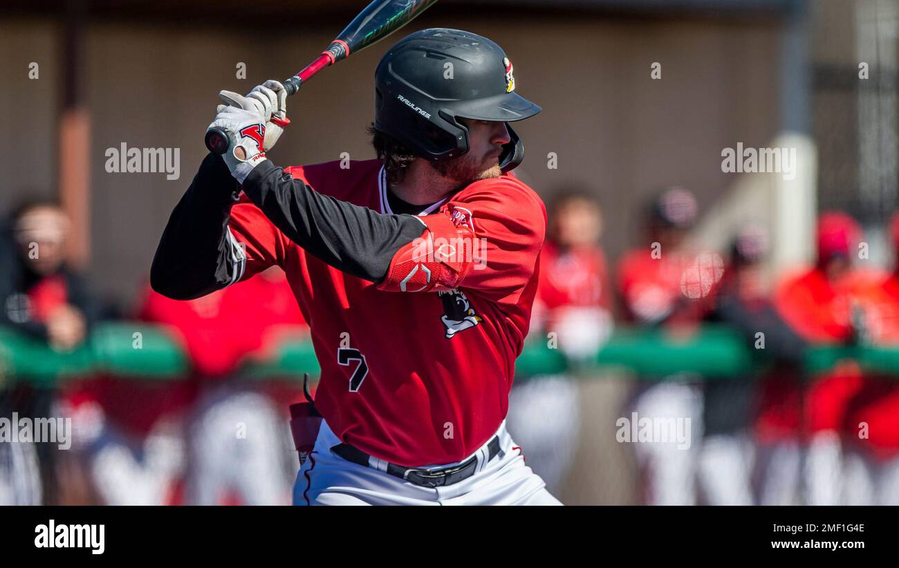 Youngstown State's Jeff Wehler bats against Purdue Fort Wayne during an ...