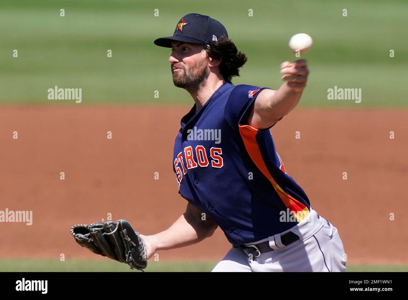 Houston Astros starting pitcher Kent Emanuel throws during the first ...