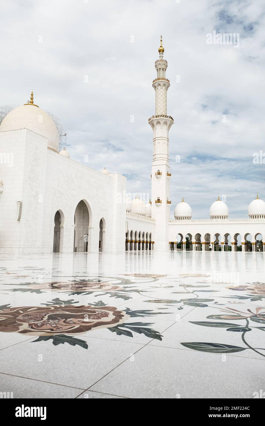 Sheikh Zayed Grand Mosque Stock Photo - Alamy