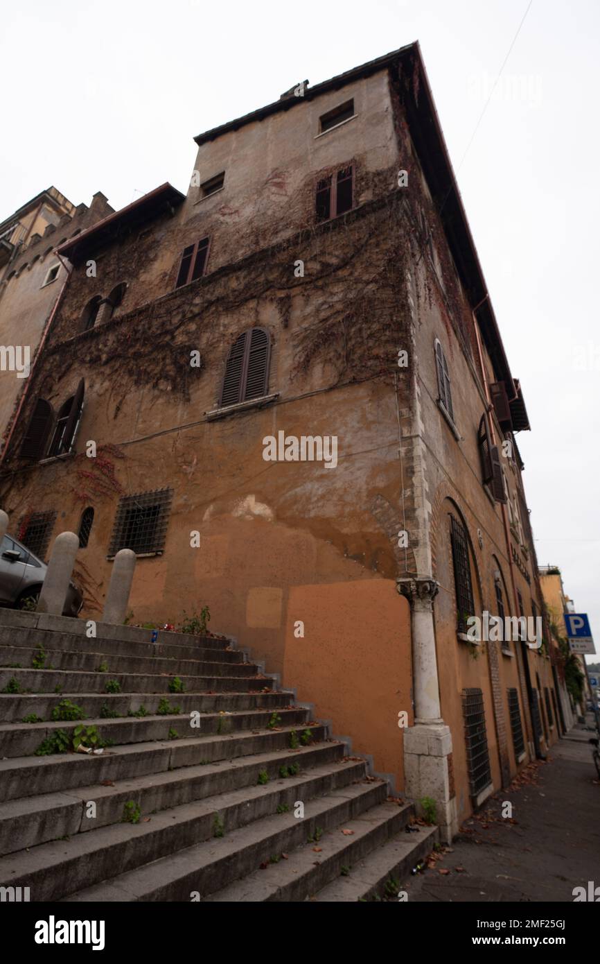 dirty street in rome, italy Stock Photo - Alamy
