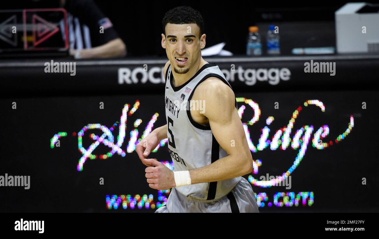 Oregon guard Chris Duarte (5) during the second half of an NCAA college ...