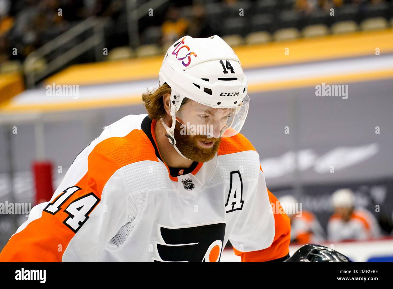 Philadelphia Flyers' Sean Couturier (14) plays against the Pittsburgh ...