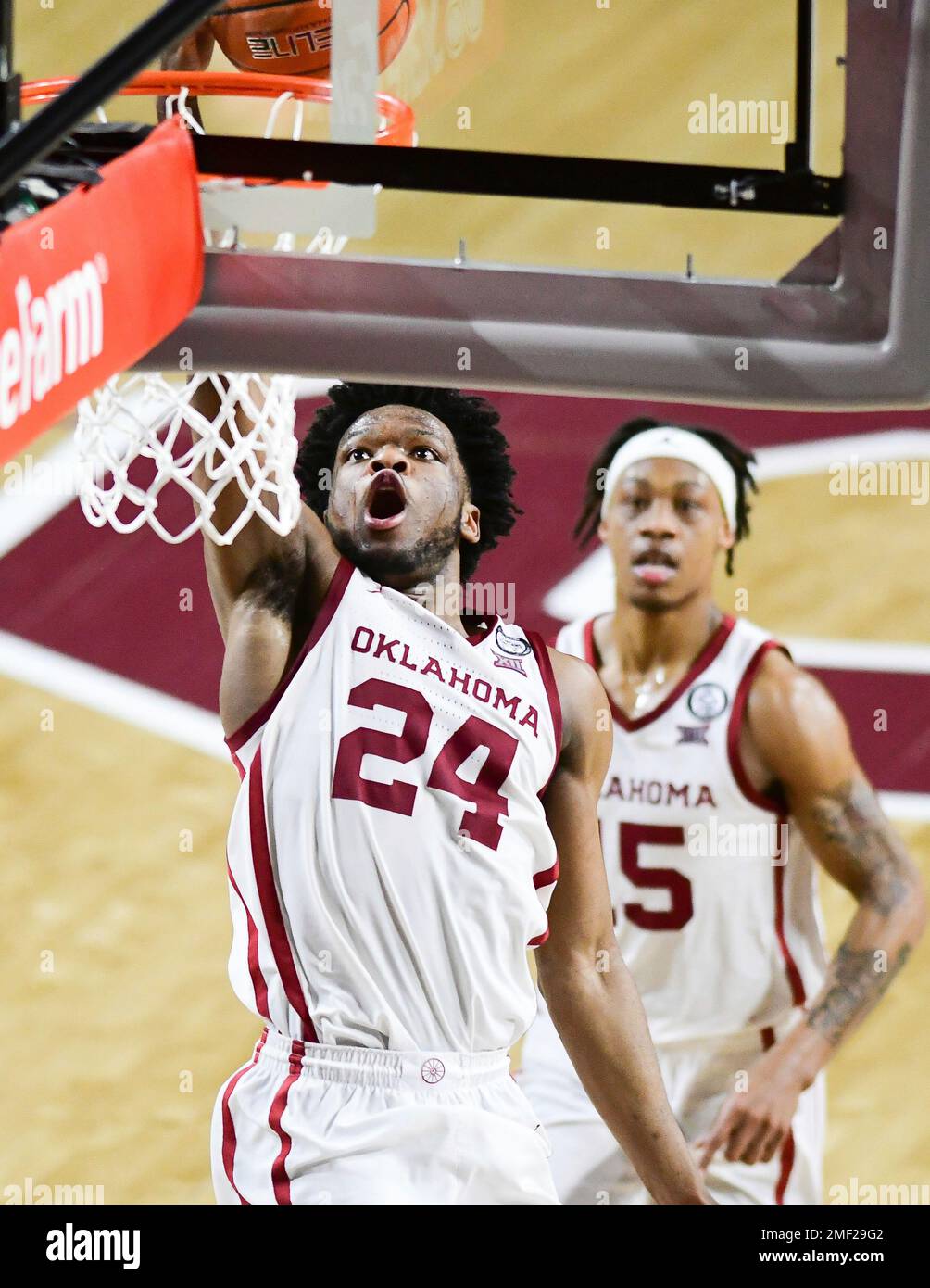 Oklahoma guard Elijah Harkless (24) goes up for a shot during the ...