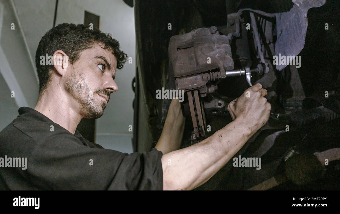 Ratchet wheel hi-res stock photography and images - Alamy