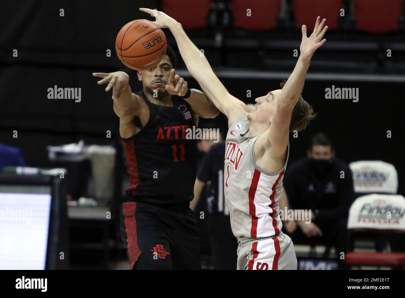 San Diego State's Matt Mitchell (11) passes the ball against UNLV's ...
