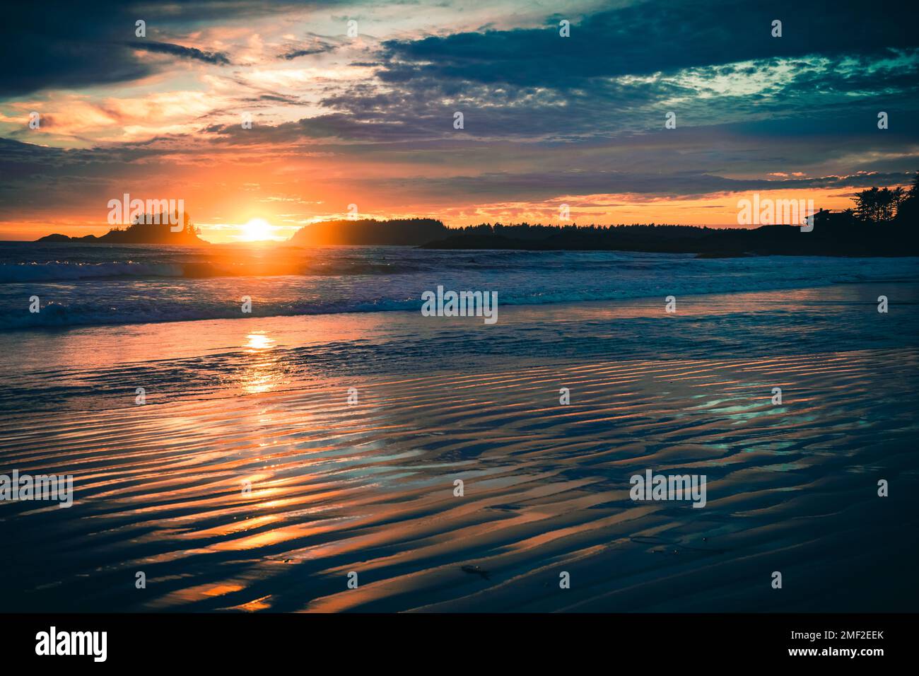Tofino sunset hi-res stock photography and images - Alamy