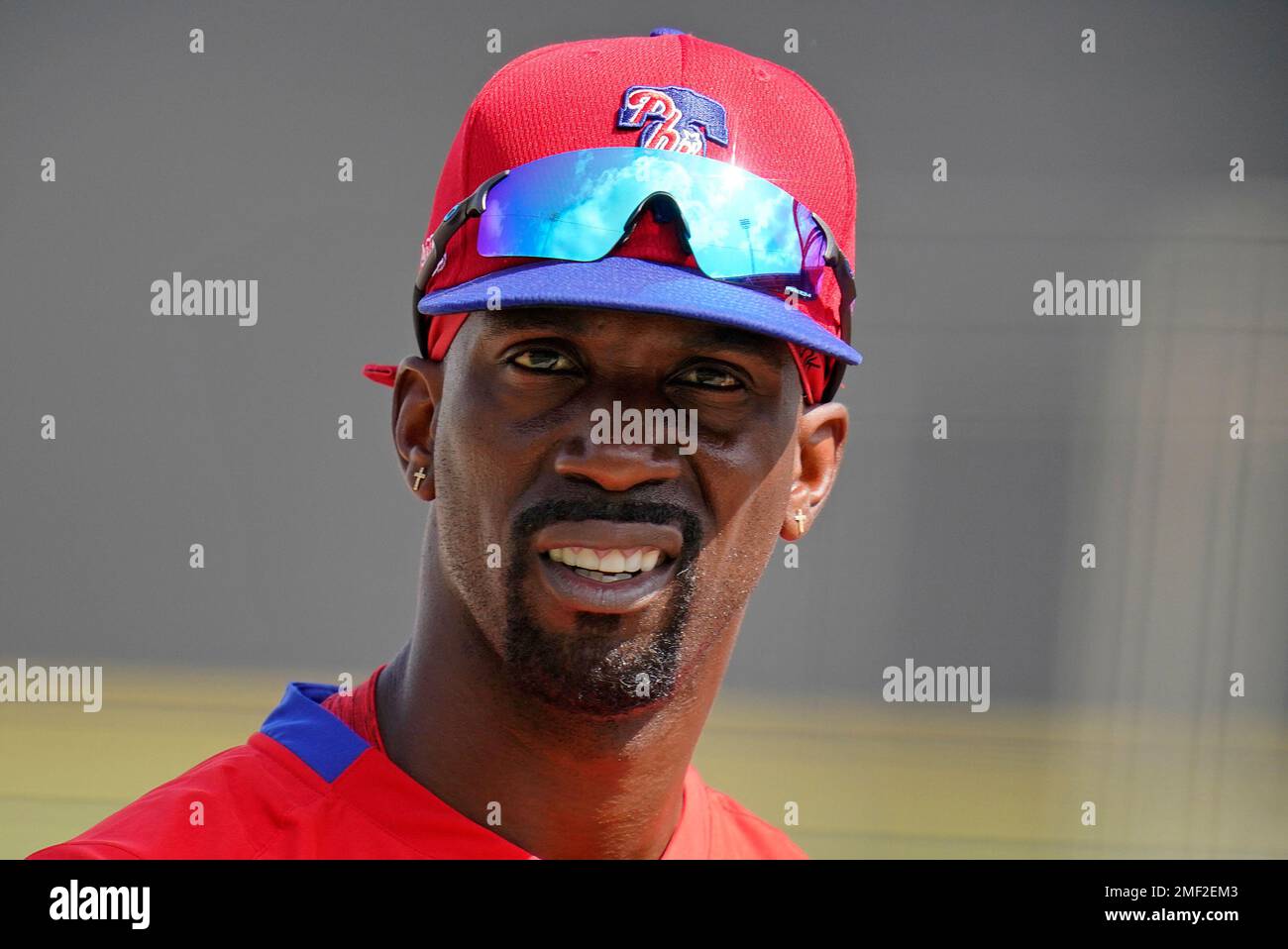 Philadelphia Phillies' Andrew McCutchen warms up before a spring ...