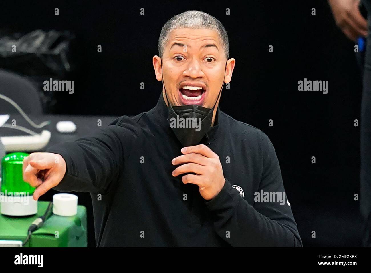 Los Angeles Clippers head coach Tyronn Lue instructs his players in the ...