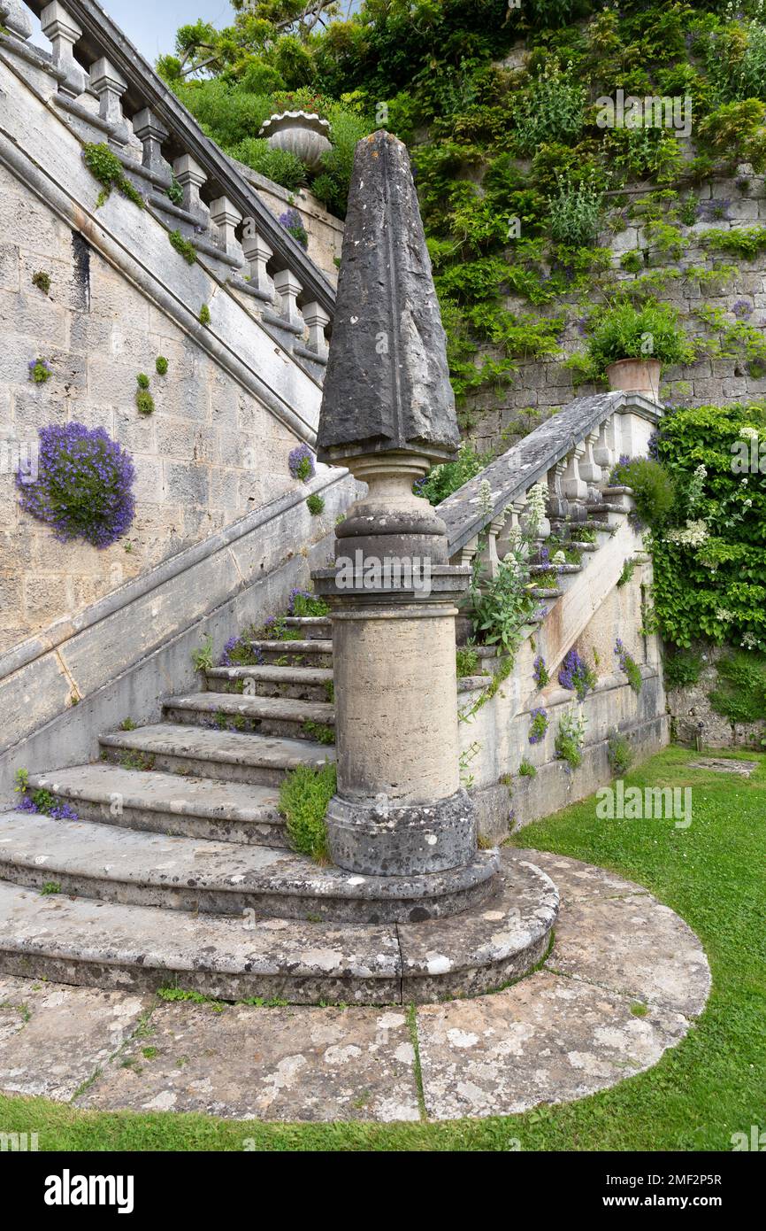 The Garden of La Foce, one of Italy's most beautiful private gardens ...