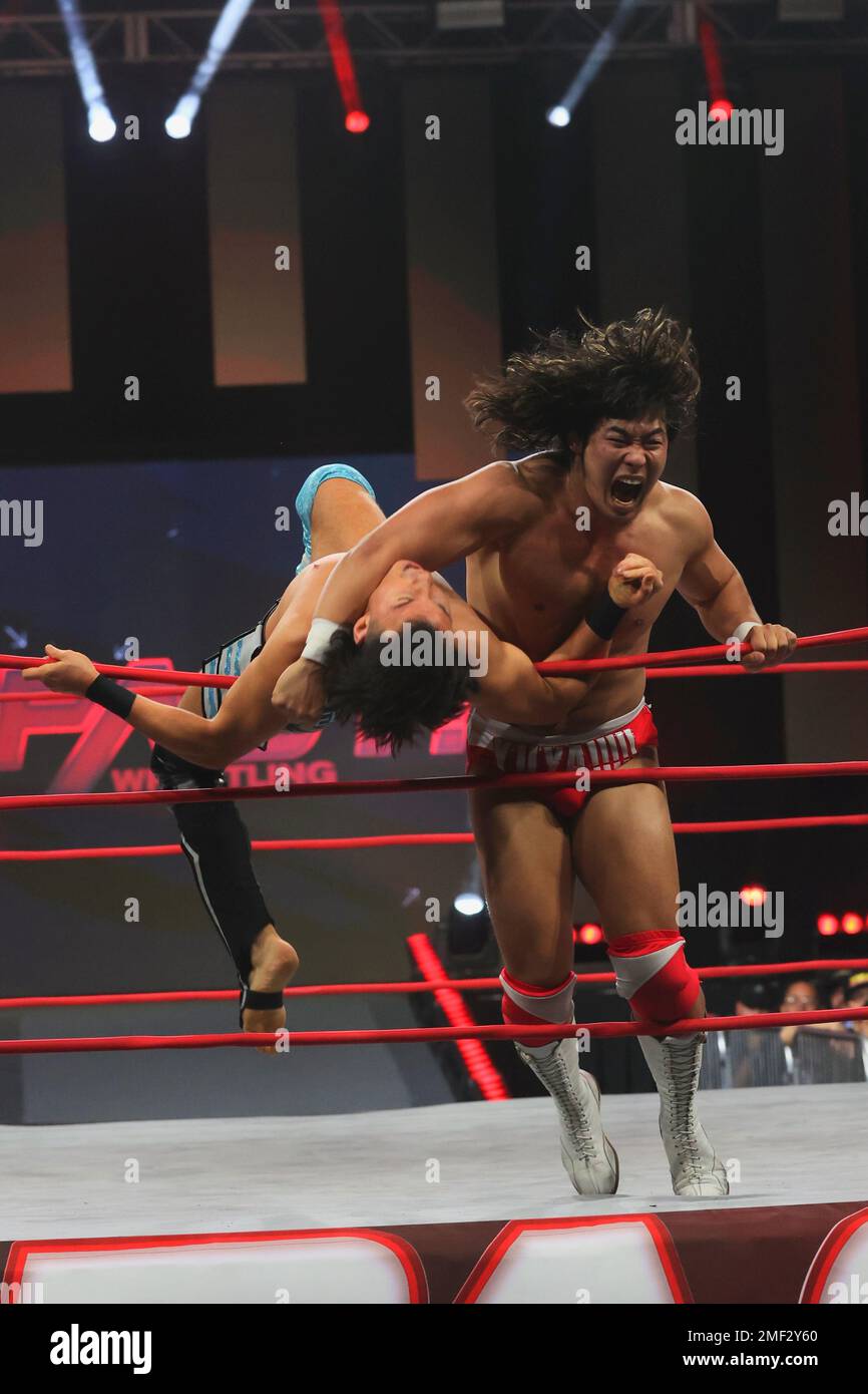 Pembroke Pines, United States. 09th Dec, 2022. Yuya Uemura knocks Mike ...
