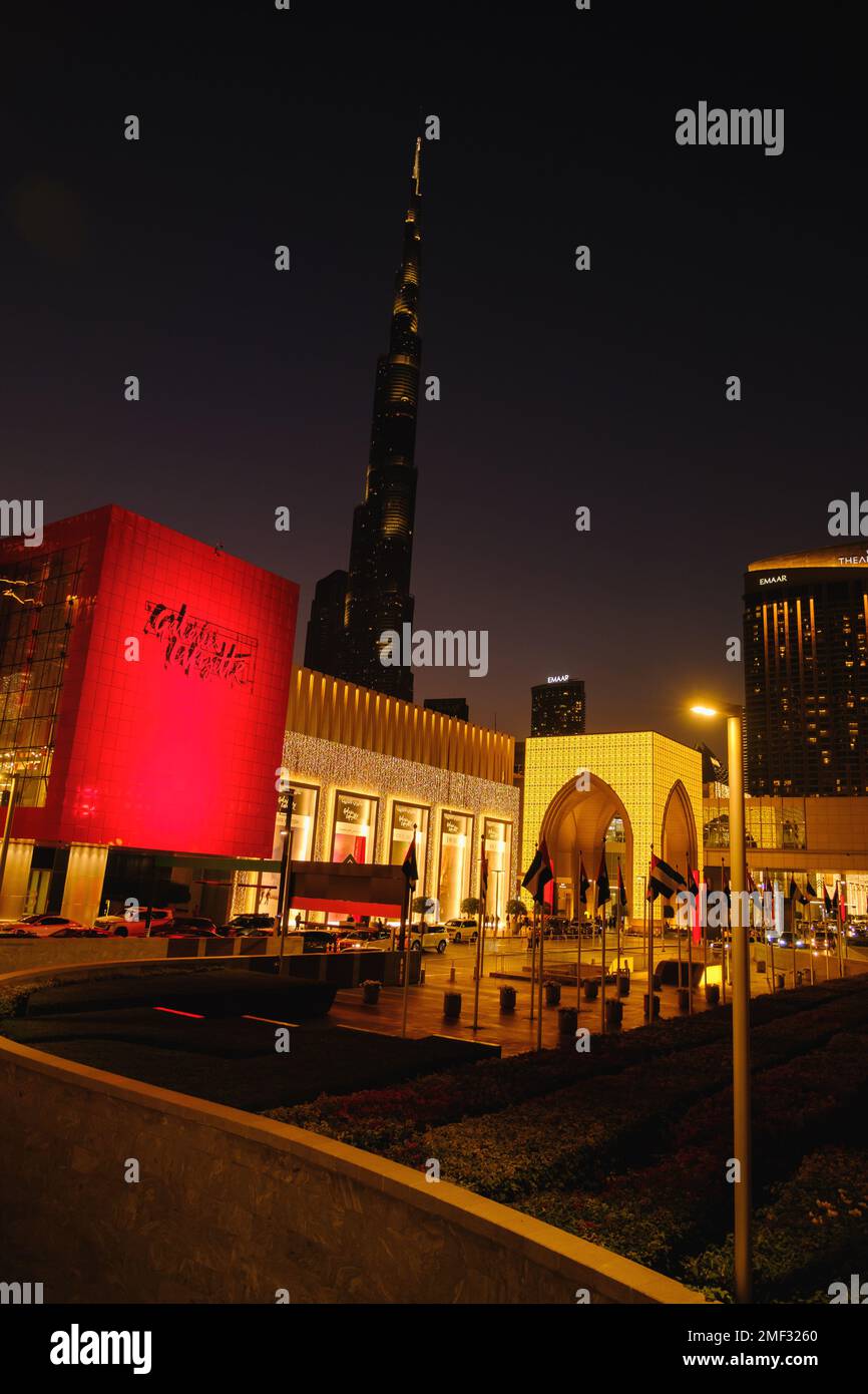 Main entrance of the Dubai Mall Stock Photo - Alamy