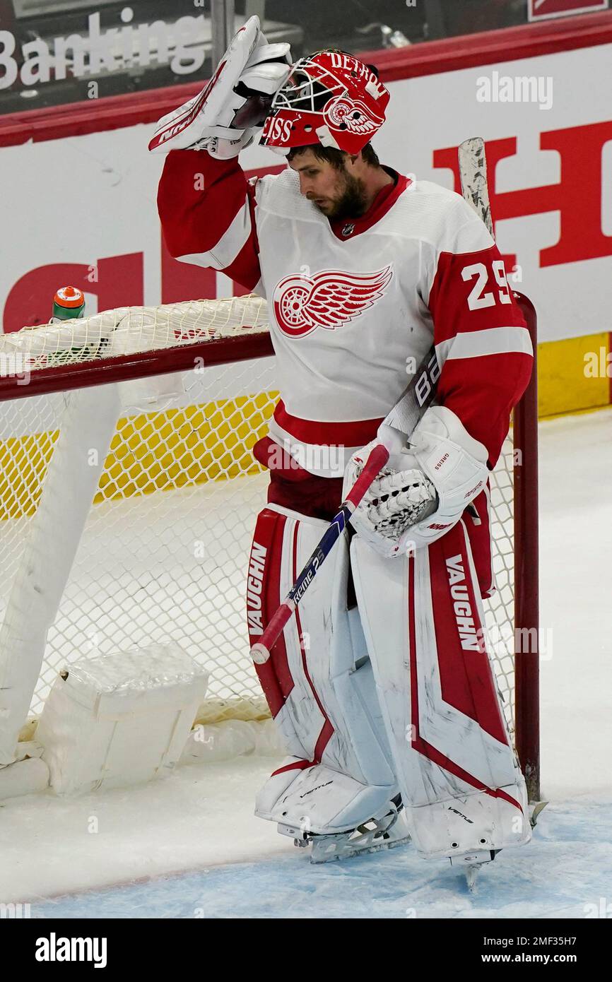 Detroit Red Wings goalie Thomas Greiss adjust his helmet during the ...
