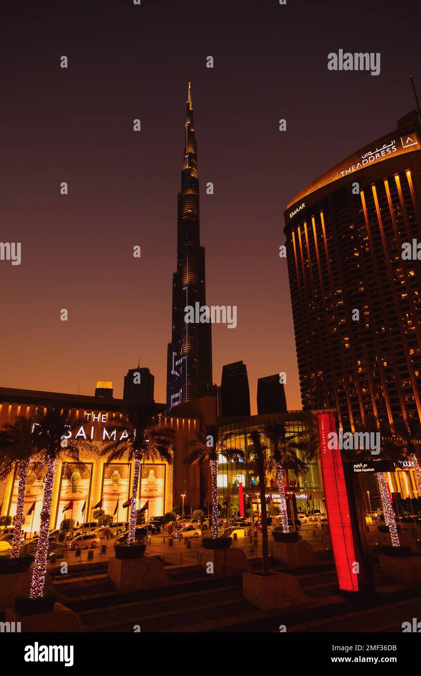 Main entrance of the Dubai Mall Stock Photo - Alamy