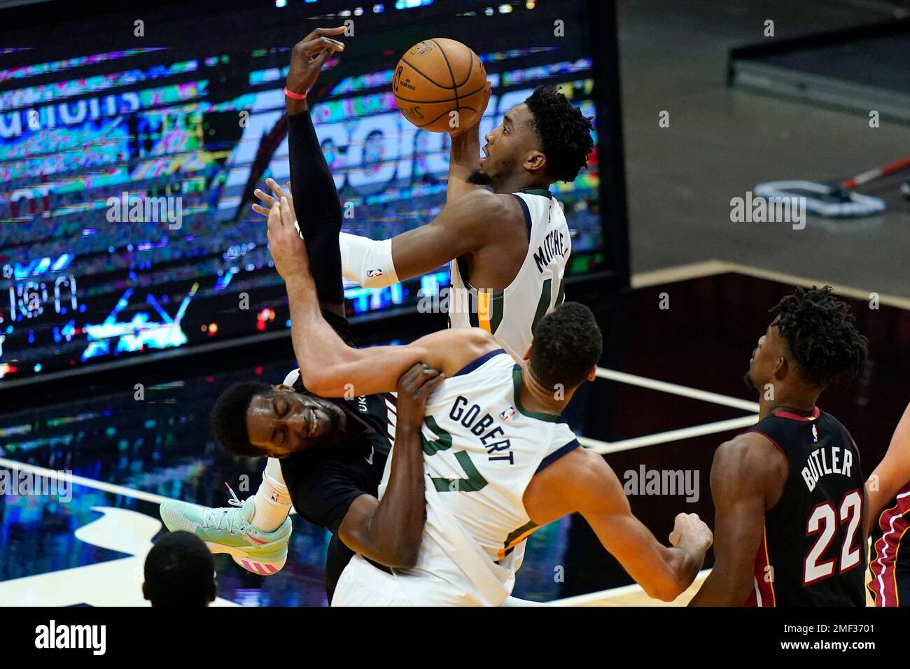 Utah Jazz guard Donovan Mitchell (45) goes to the basket as Utah Jazz ...