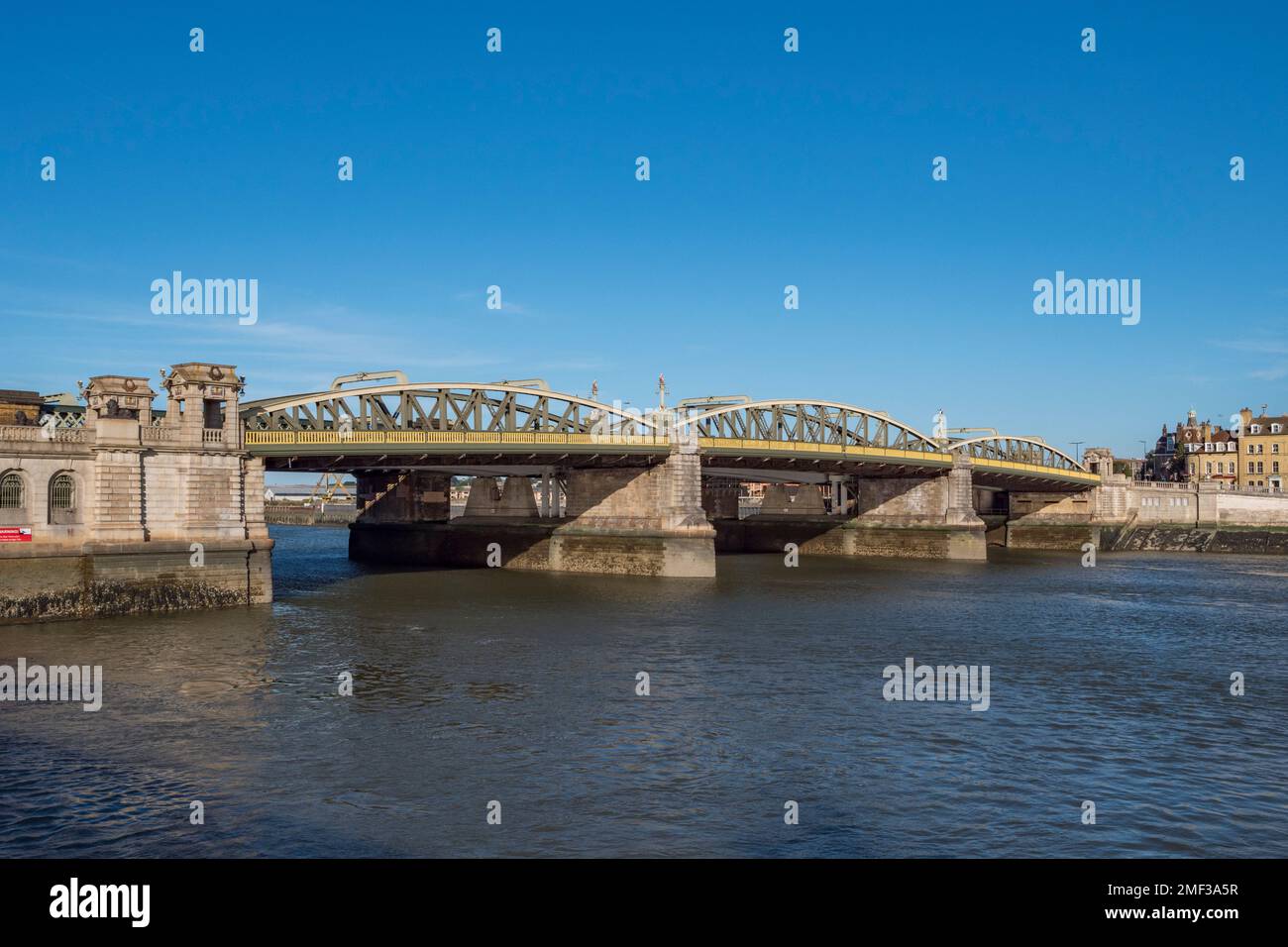 The Rochester Bridge, the A2 road bridge over the River Medway in ...