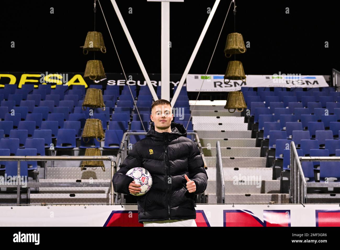 VELSEN-IJMUIDEN, NETHERLANDS - JANUARY 24: Rein Smit of SC Telstar ...