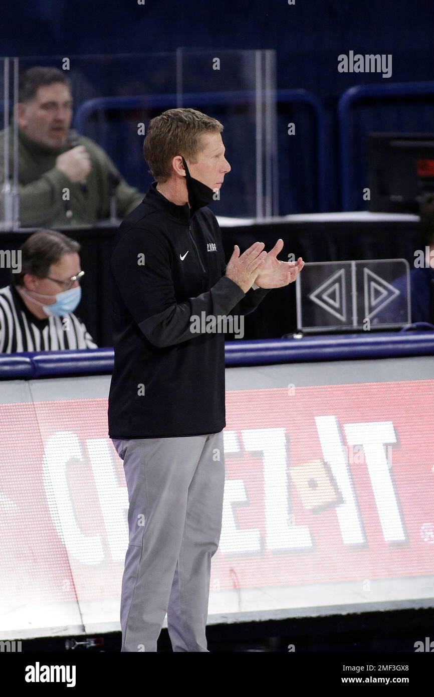 Gonzaga head coach Mark Few reacts during the second half of an NCAA ...