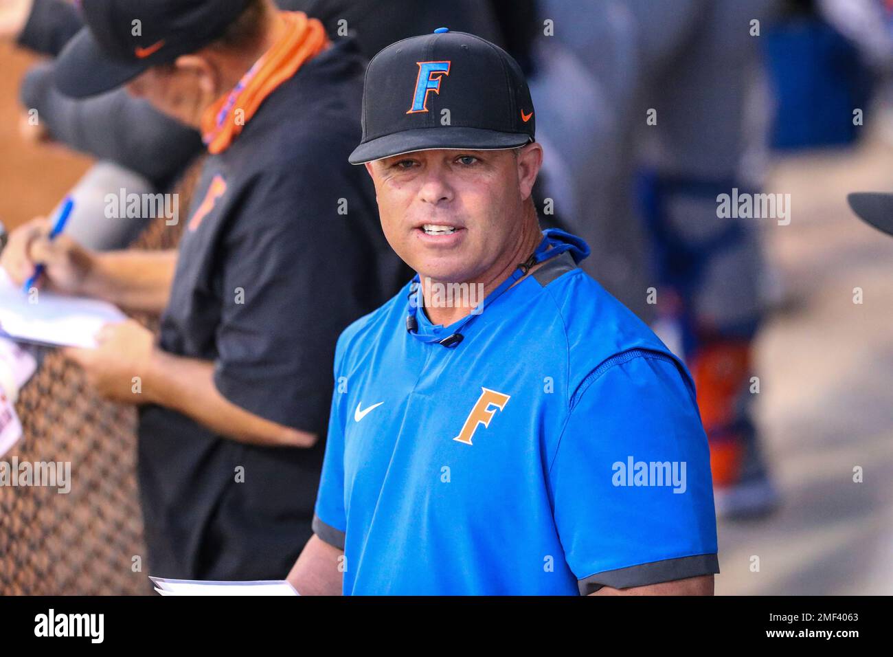 Florida head coach Kevin O'Sullivan in the dugout during an NCAA ...