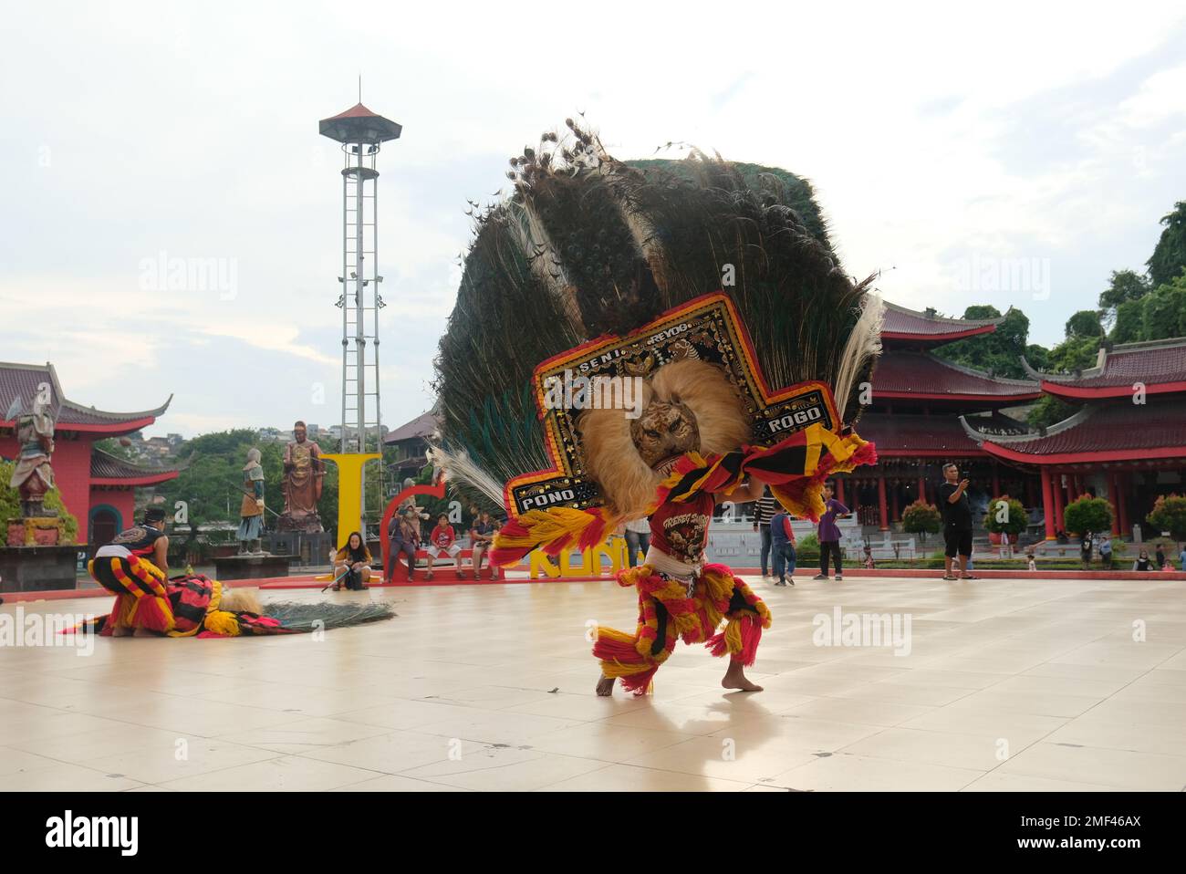 Semarang, Indonesia - 1 January 2023: Traditional Dance from Ponorogo ...
