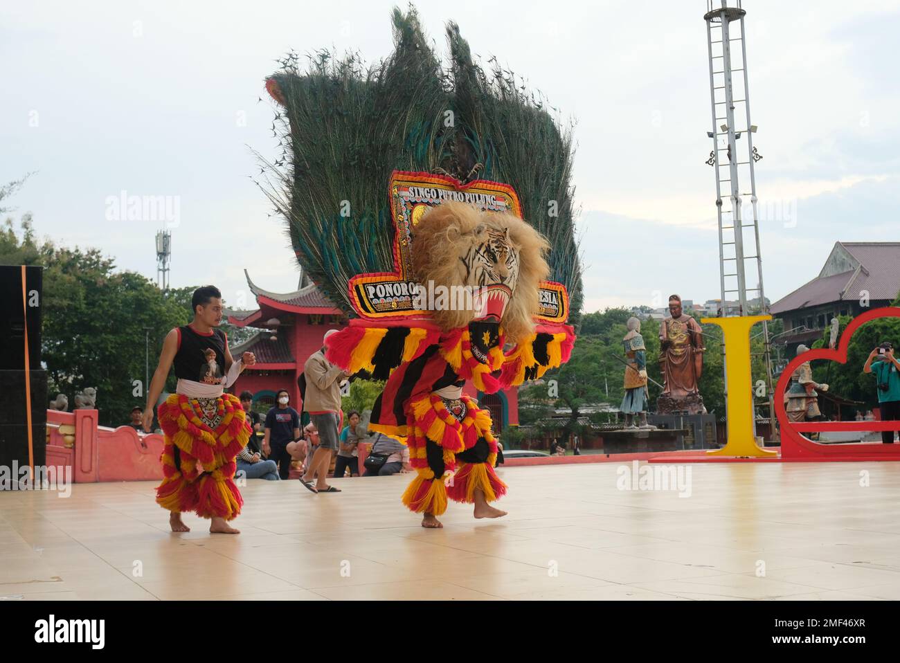 Semarang, Indonesia - 1 January 2023: Traditional Dance from Ponorogo ...