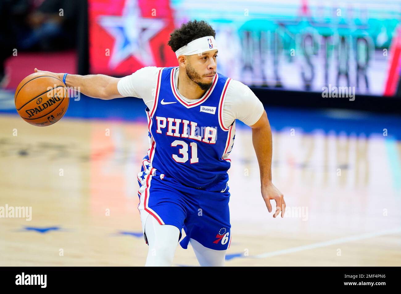 Philadelphia 76ers' Seth Curry plays during an NBA basketball game ...