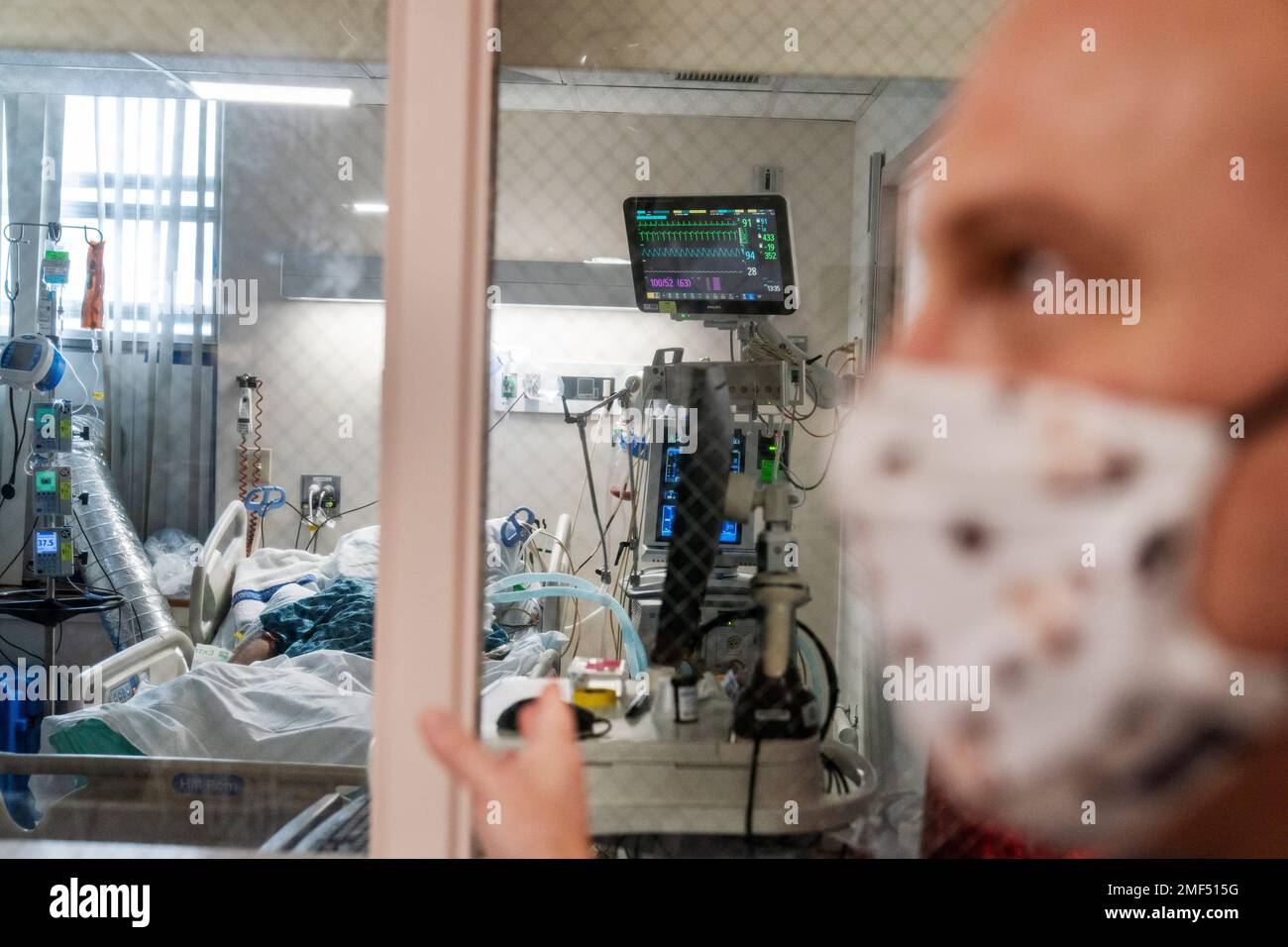 Dr. Seth Koenig, chief of pulmonary, critical care and sleep medicine ...