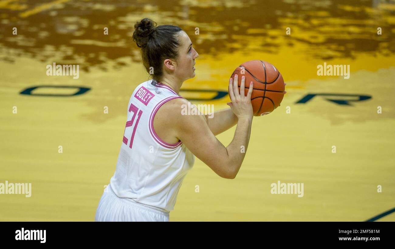 Oregon forward Erin Boley (21) shoots during the second half an NCAA ...