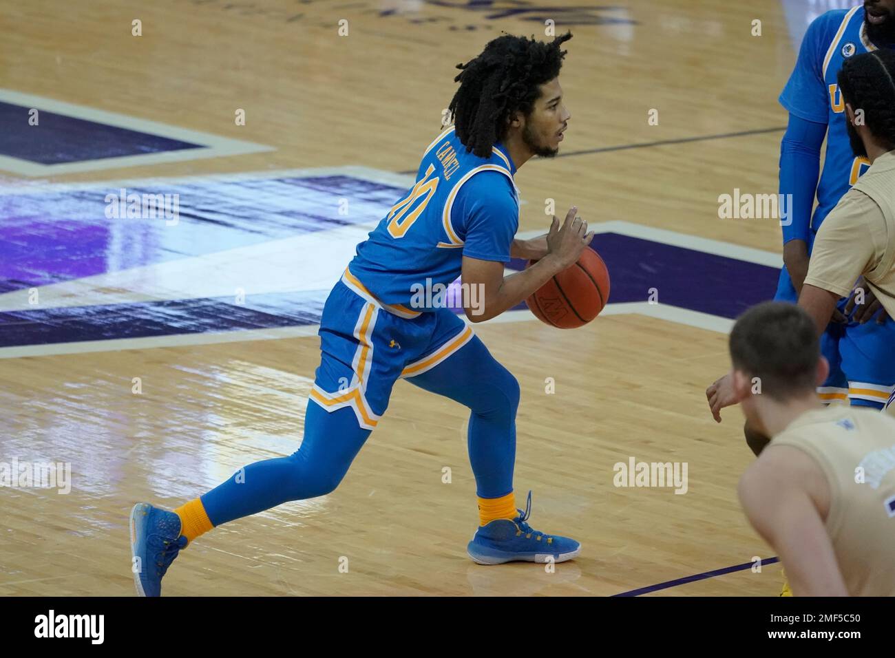 UCLA guard Tyger Campbell (10) in action against Washington during an ...