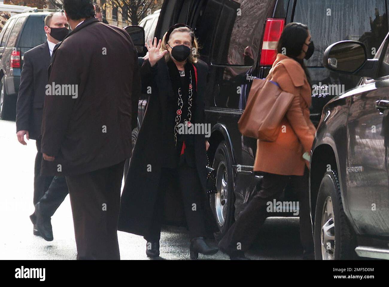 Hillary Clinton arrives for the funeral of pioneering Black actor ...
