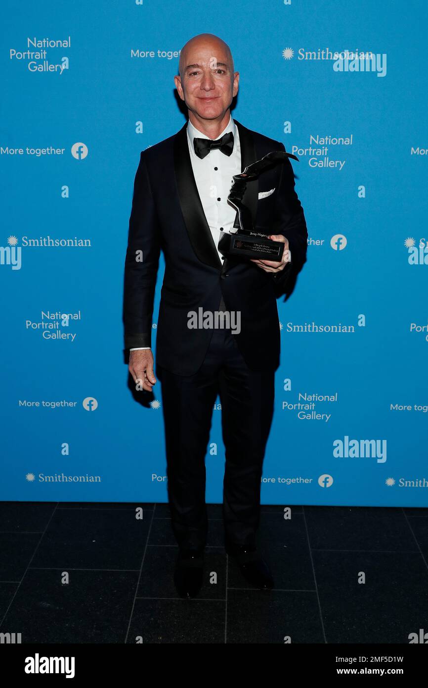 Jeff Bezos attends The American Portrait Gala 2019 at Smithsonian's ...