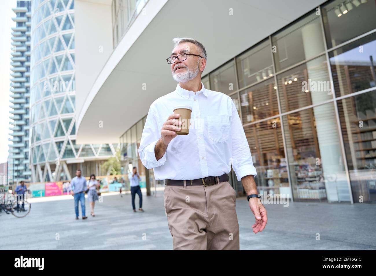Coffee break walk office smile hi-res stock photography and images - Alamy