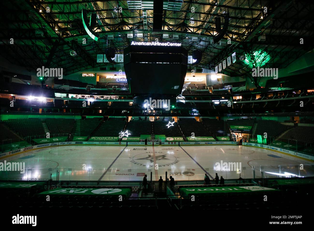 The game lights and center screens are turned off at American Airlines ...