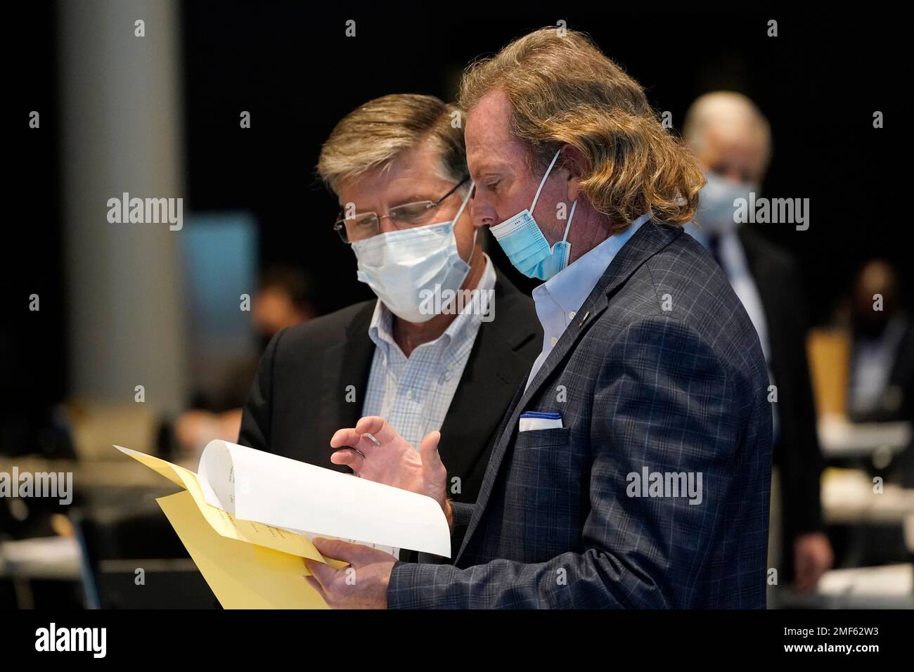 Virginia State Sen. Stephen Newman, R-Campbell, left, talks with Sen ...
