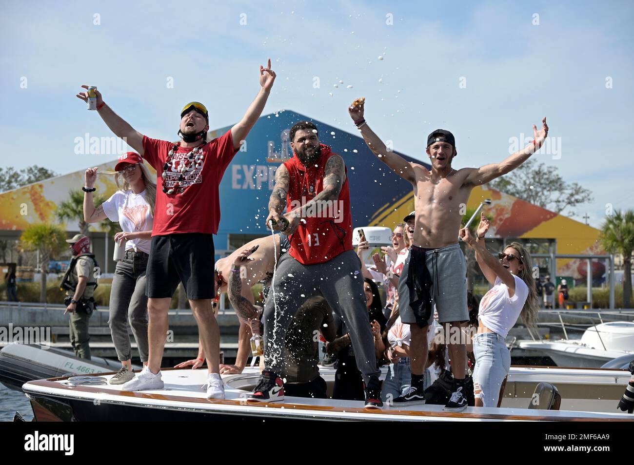 Tampa Bay Buccaneers receiver Mike Evans, center, and tight end Tanner ...