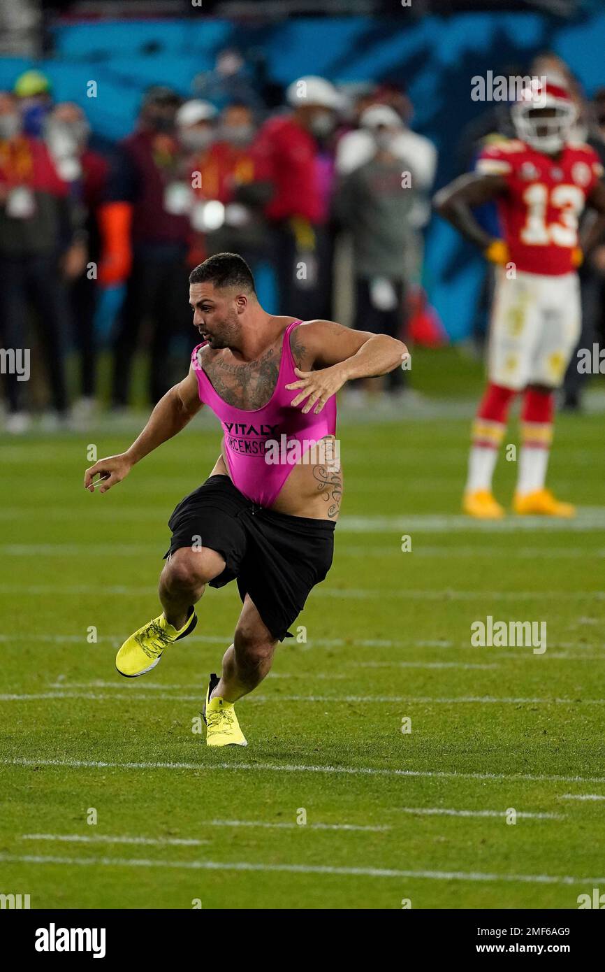 Yuri Andrade streaks across the field as the Tampa Bay Buccaneers take ...