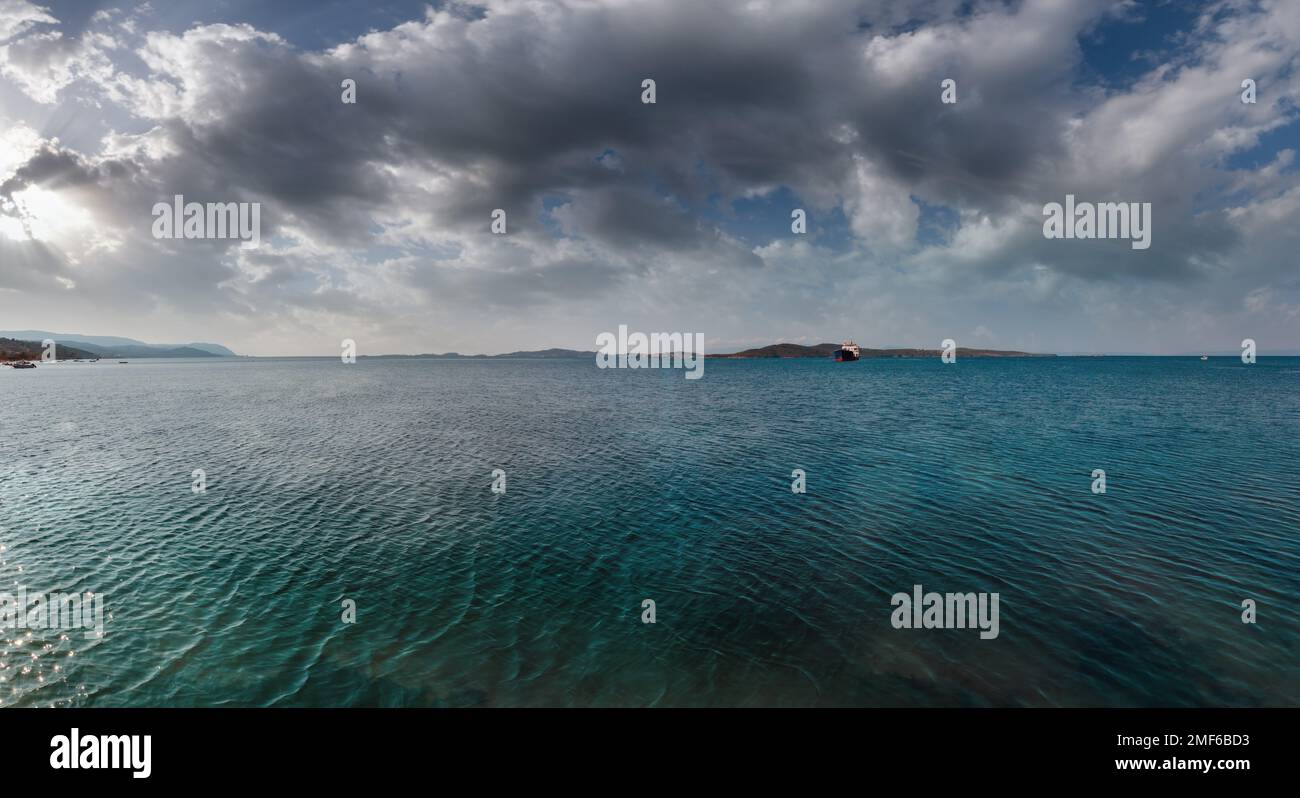 Beautiful summer seascape, view from Athos Peninsula coast (Halkidiki ...