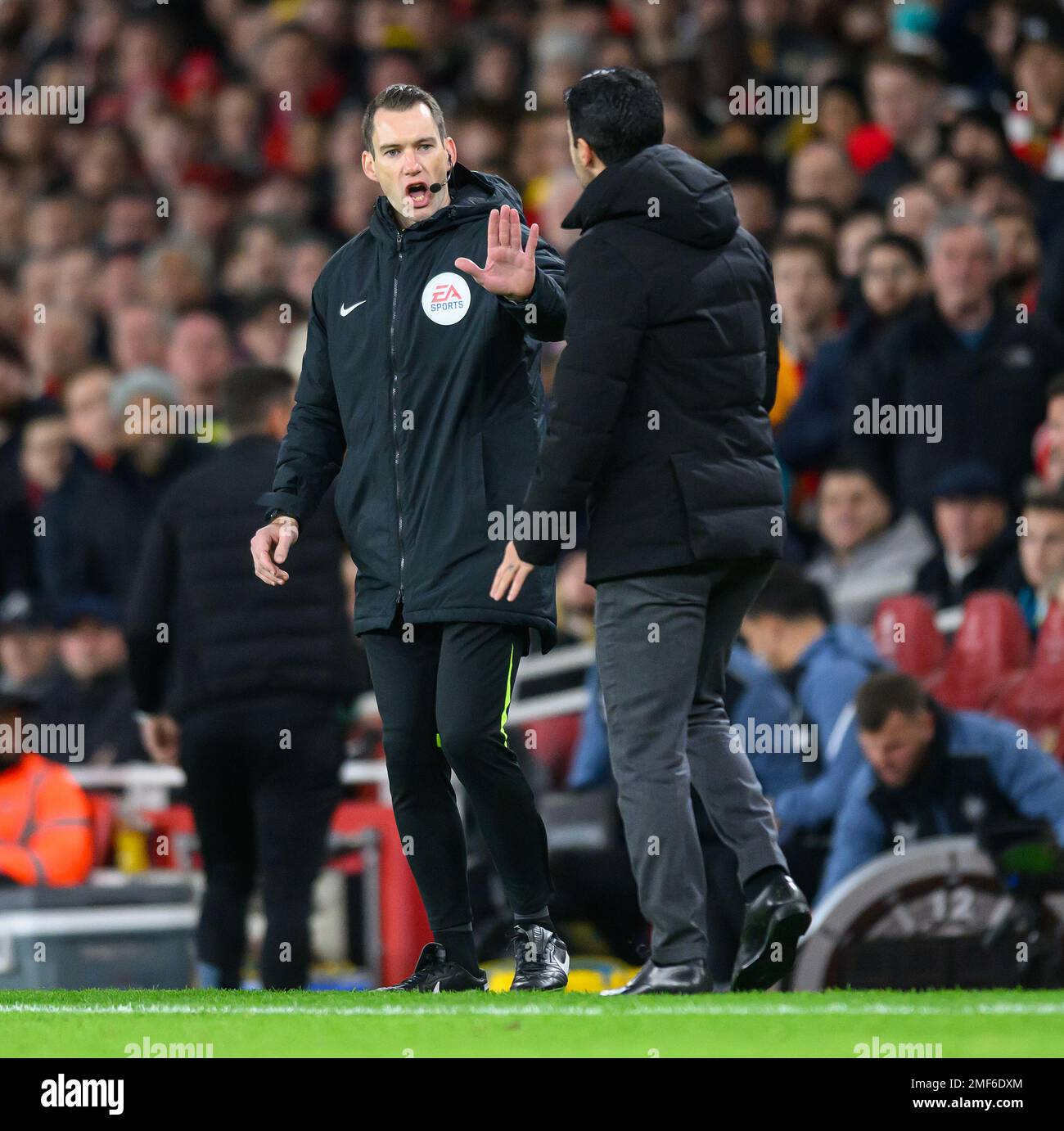 Fourth official football hi-res stock photography and images - Alamy