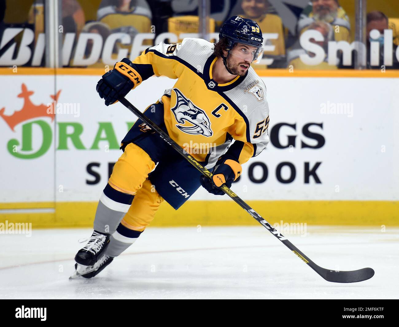 Nashville Predators defenseman Roman Josi (59) plays against the Tampa ...