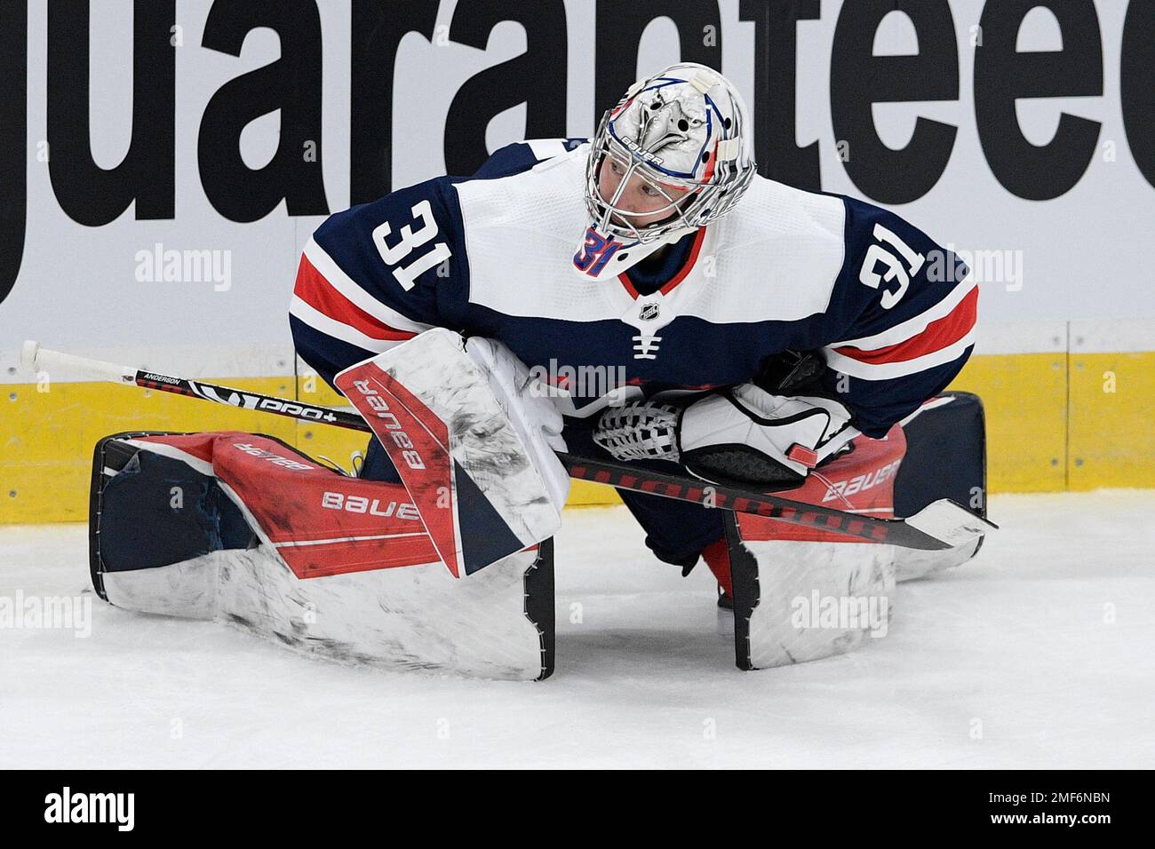 Washington Capitals goaltender Craig Anderson (31) warms up before an ...