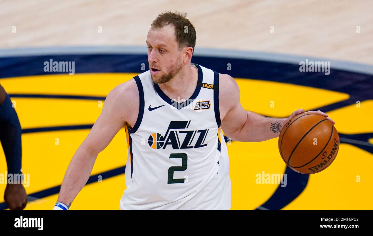 Utah Jazz forward Joe Ingles (2) plays against the Indiana Pacers ...